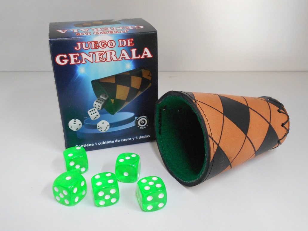 5 dados de 18 mm. (Los colores pueden variar entre blanco, verde, azul ...